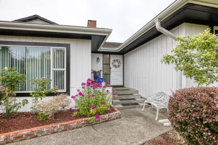 Beautiful Home In A Great Neighborhood. - Aberdeen, WA