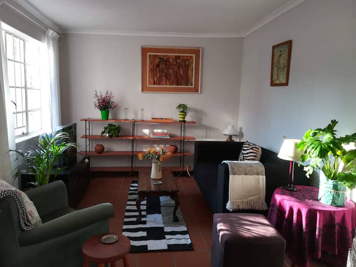 Bright And Sunny Private Self-catering Cottage - Johannesburg