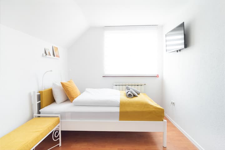 Bright&cozy Flat+balcony Near Airport|free Parking - Sarajevo