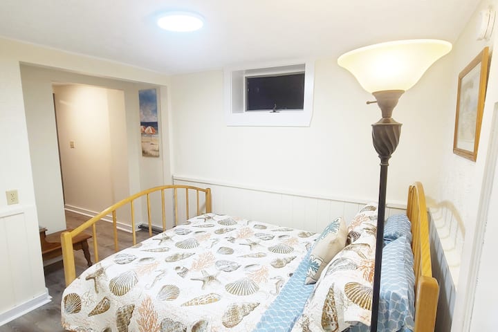 4 Min Walk To The Beach. 1bd. Pets Ok Free Parking - Old Orchard Beach, ME