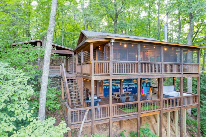 Mountain Cabin - Relax - Hot Tub - Hiking - Georgia, GA