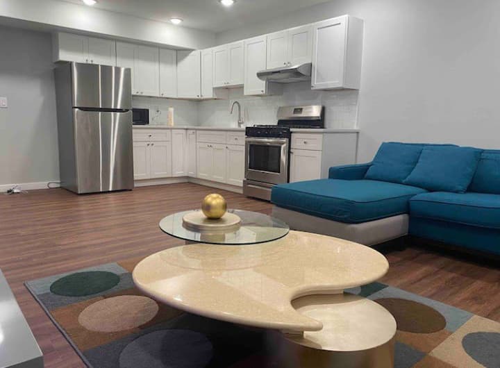 Lovely One Bedroom Condo With Free Parking. - 패터슨
