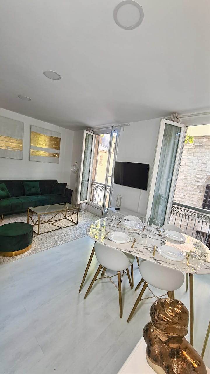 Le 13 Chic - T3 Climatisé - Wifi - 2 Chambres - Avignone