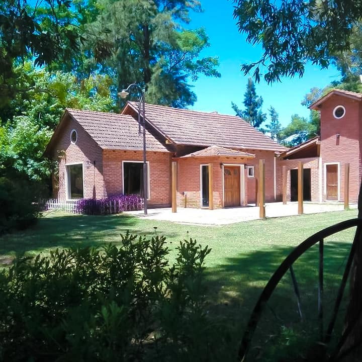 Casa De Campo Con Pileta - Lobos