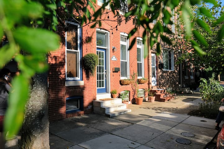 Sunny, Cozy Rowhome In Patterson Park - ボルチモア, MD