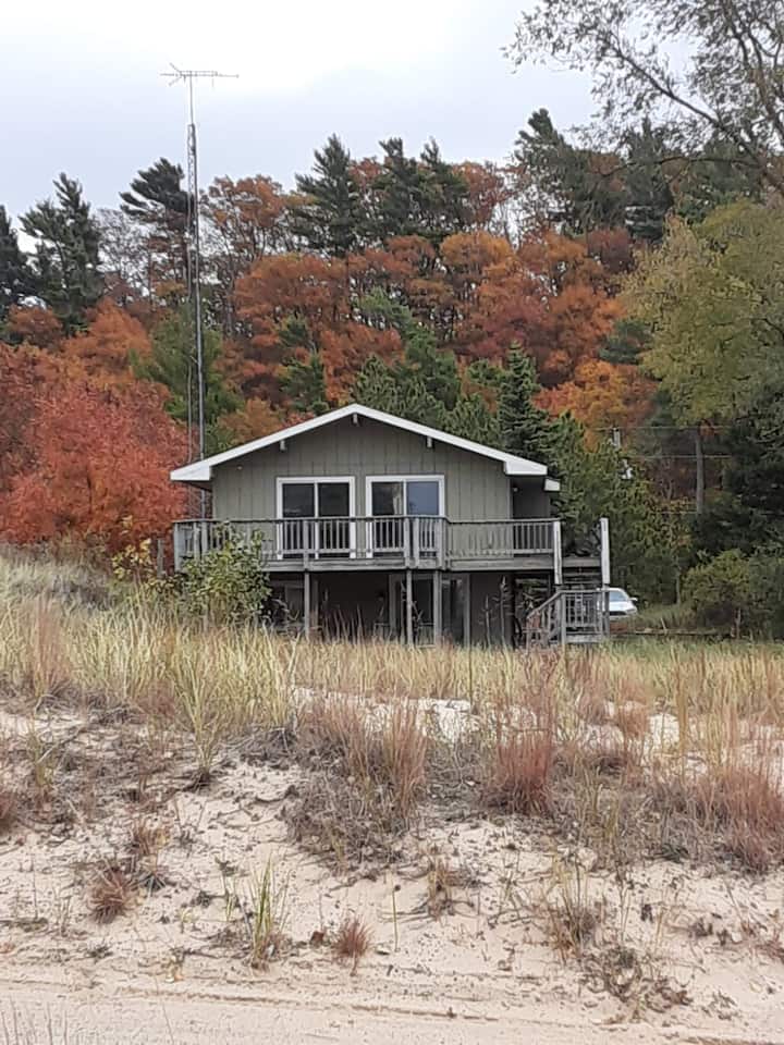 Cute Cozy 3 Bedroom Lake Michigan Cottage - Silver Lake State Park, Mears