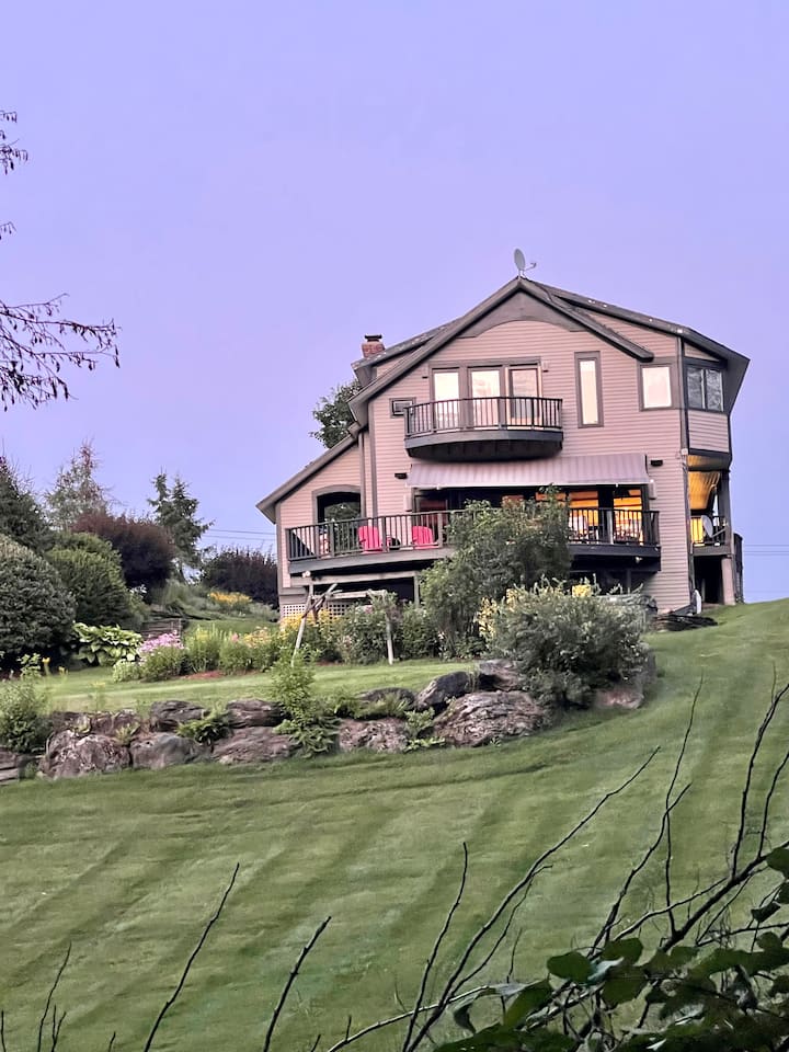 Beautiful 5 Bedroom Villa With Amazing Views - Stowe, VT