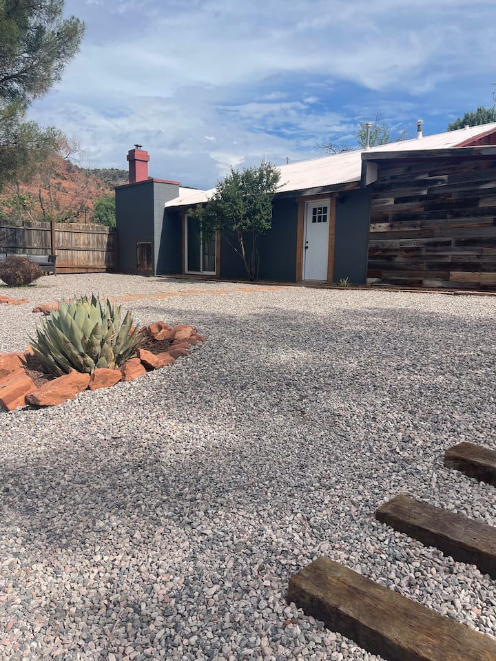 Safe & Peaceful | 1bed Full Kitchen, Extended Stay - Sedona, AZ