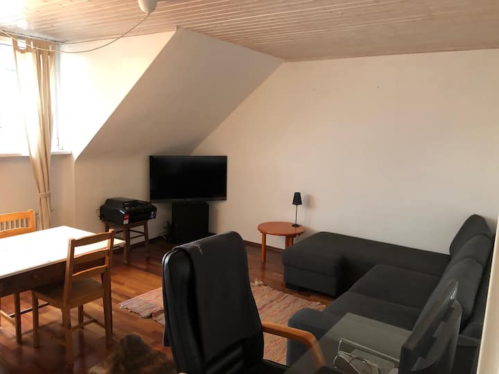 Dachgeschosswohnung Mit 2 Zimmern In Ehrenfeld - Cologne