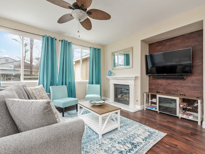 Fresno House | Fire Pit | Bbq | 3:2 W/2 Car Garage - Fresno, CA