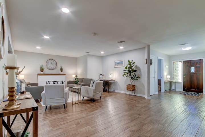 Spacious 3 Br! Pet Friendly! King Bed! Near Beach! - Sunset Beach, Tarpon Springs