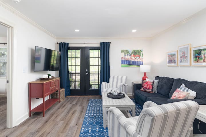 Newly Renovated, 1st Floor Condo: Walk To Campus! - Oxford, MS