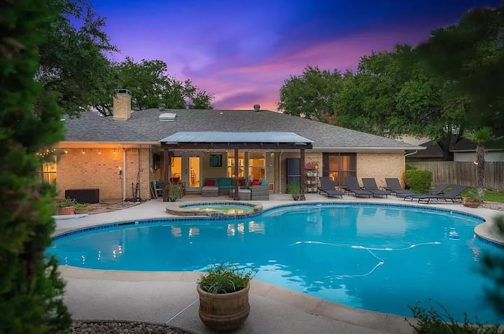 Lovely 3 Bed/3 Bath Home + Office/4th Bed, Pool. - Bedford, TX