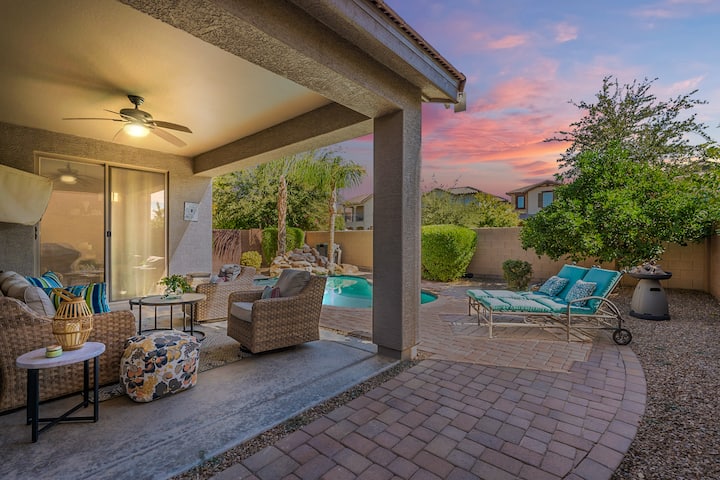 Cheerful 3 Bedroom Home With Private Pool! - Gilbert, AZ
