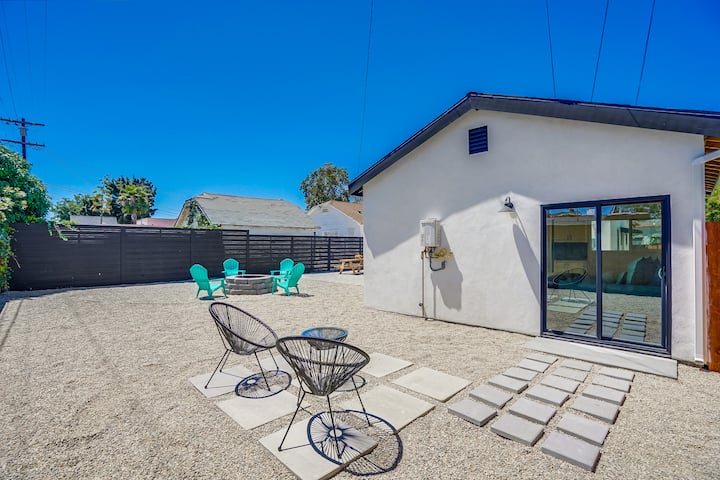 Adorable Remodeled Guest House With Patio - Inglewood, CA