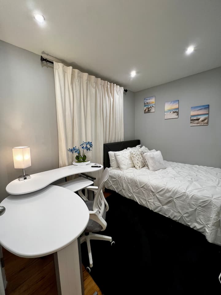 Hotel-style– No Host, Professionally Managed Id230