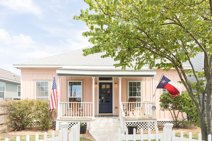 Artful Cottage-6 Blocks From Beach-bring Your Dog! - Galveston