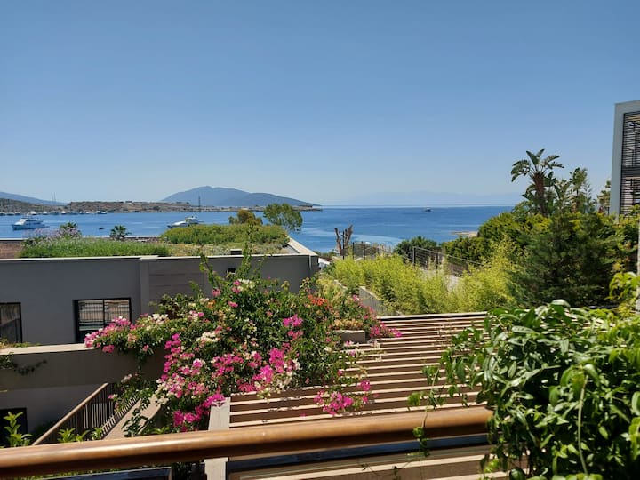 Bodrum- Ocean Front 4 Bedroom/5 Bath Villa - Bitez