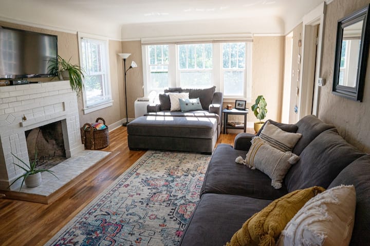 Charming 1930s Bungalow In Midtown- Prime Location - Reno