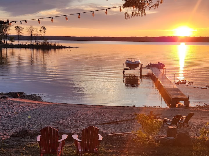 Waterfront Cottage. - Midland