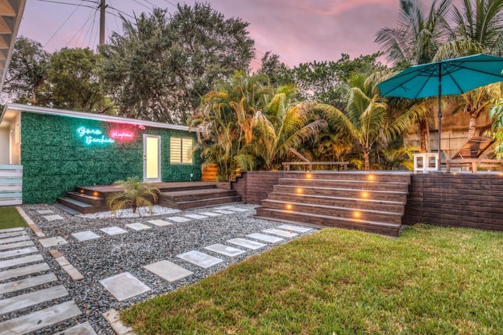 Welcome To Paradise! Secluded 4 Bed, 3bath, Pool. - Fort Lauderdale, FL