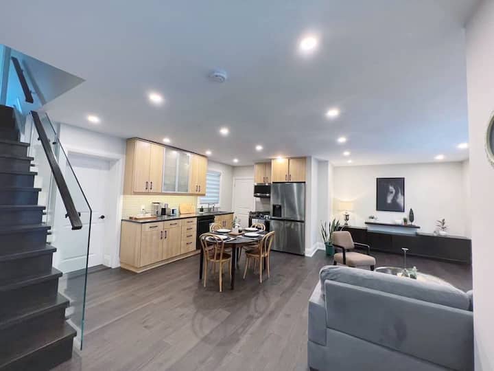 Toronto North 6-bdm Morden House - Markham