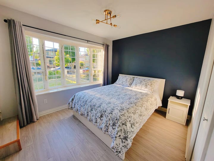 Adorable 2-bedroom With Free Parking On Premises - 本那比