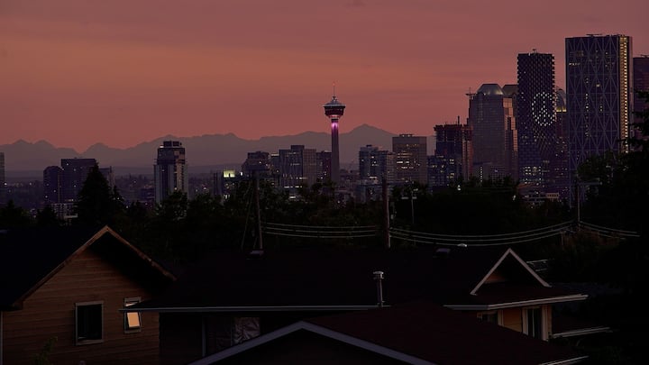 Cozy 1 Bedroom With A View - Calgary