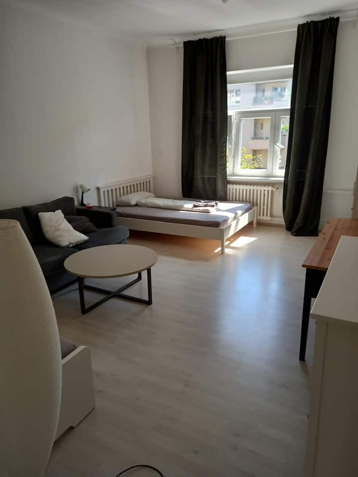 Steglitz-große Altbauwohnung, 3 Zimmer, Küche&bad - Teltow