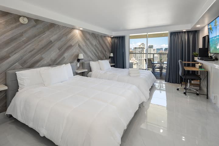 Modern Renovated 2queen Beds Waikiki Condo Kitchen - Honolulu, HI
