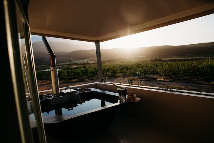 Beautiful 2-bedroom Cottage With Hot Tub - Greyton