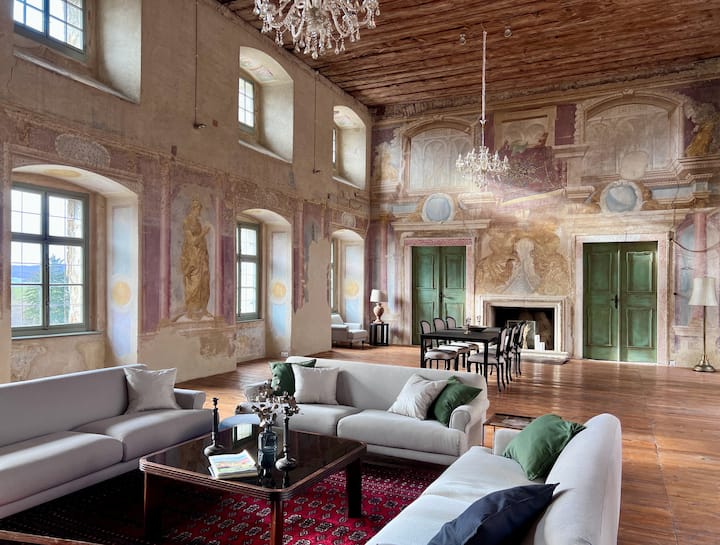 "Sanctum" Schloss Haggenberg - Mistelbach
