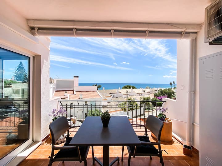 Balcony With Seaview - 1 Bed Apartment - Luz