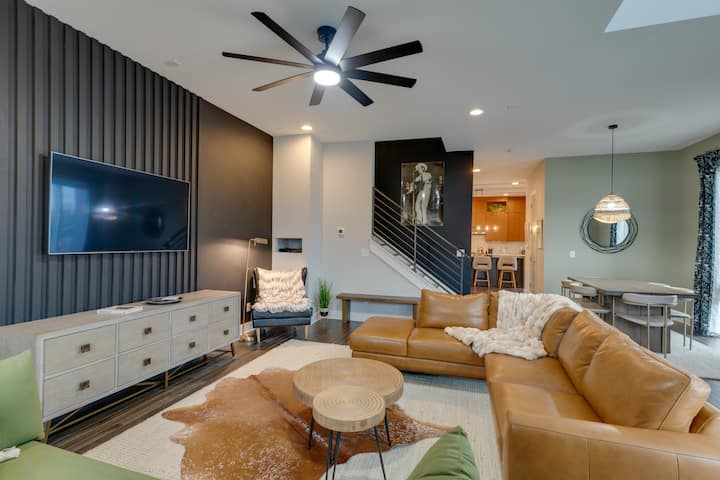 Luxury Townhome! Rooftop/game Room! Near Broadway! - Nashville