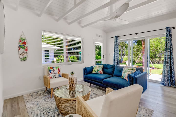 2.5 Miles To Beaches & 5th Ave - Naples, FL