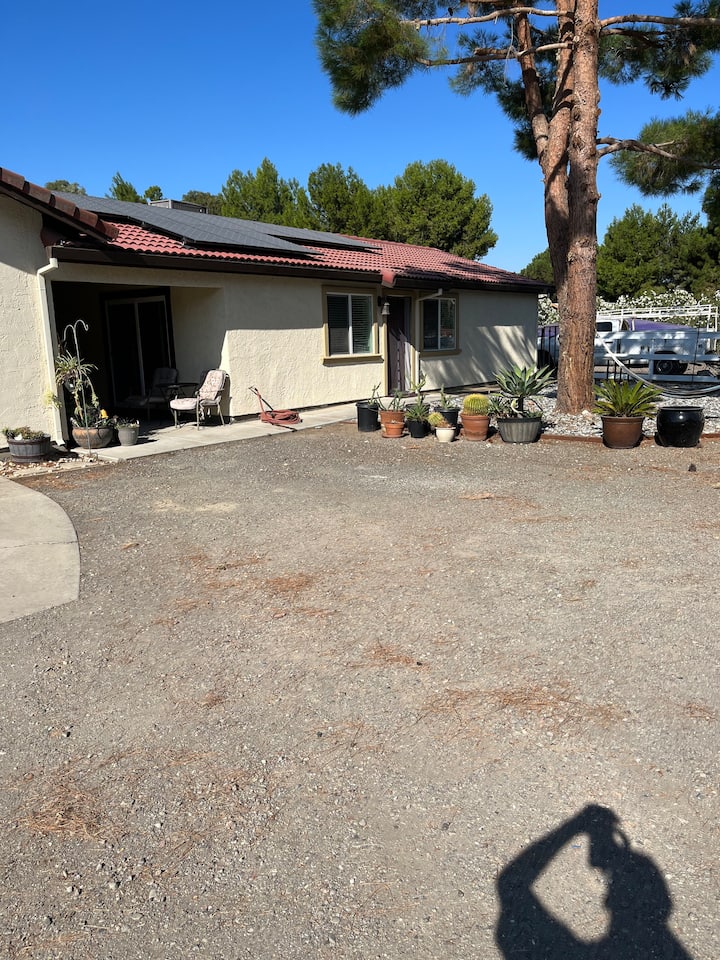 Adorable 2 Bedroom 2 Bathroom Guest House. - Tracy, CA