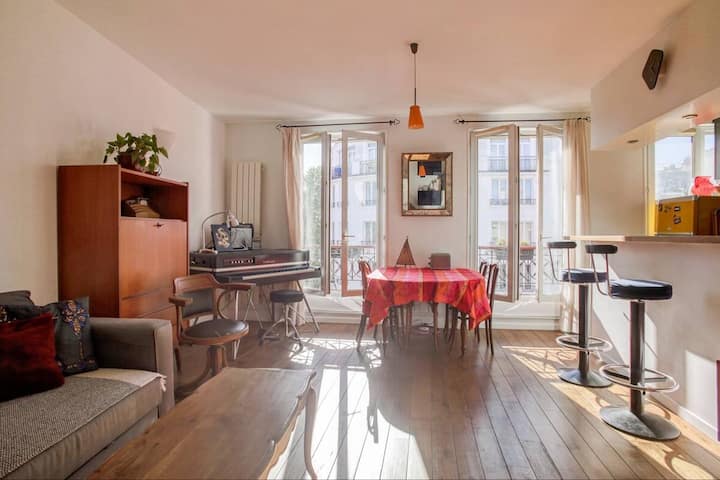 Paris 10e. Appartement Très Lumineux 2 Chambres. - Paris