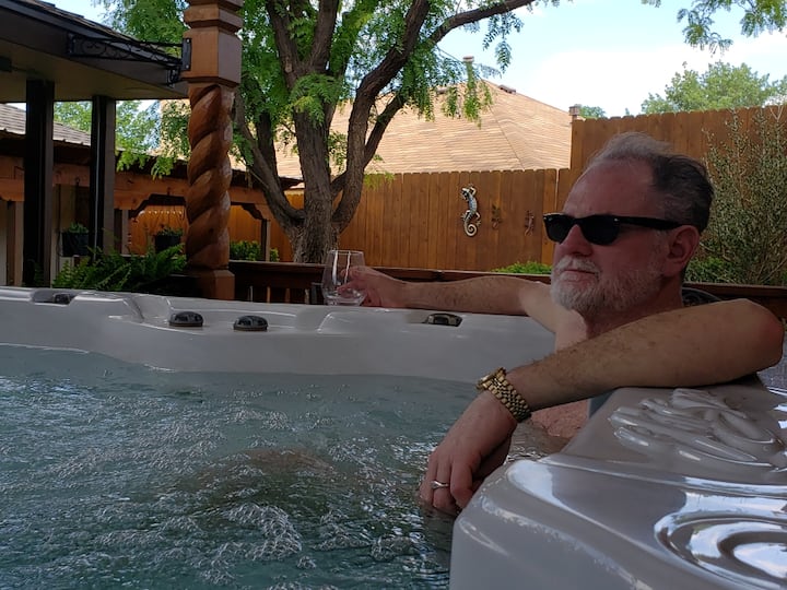 Med Center Hot Tub House: So Close To Everything! - Amarillo, TX