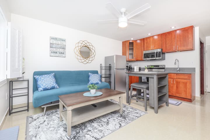 New Modern Kaimuki 2br Guest House W/ Parking - Honolulu