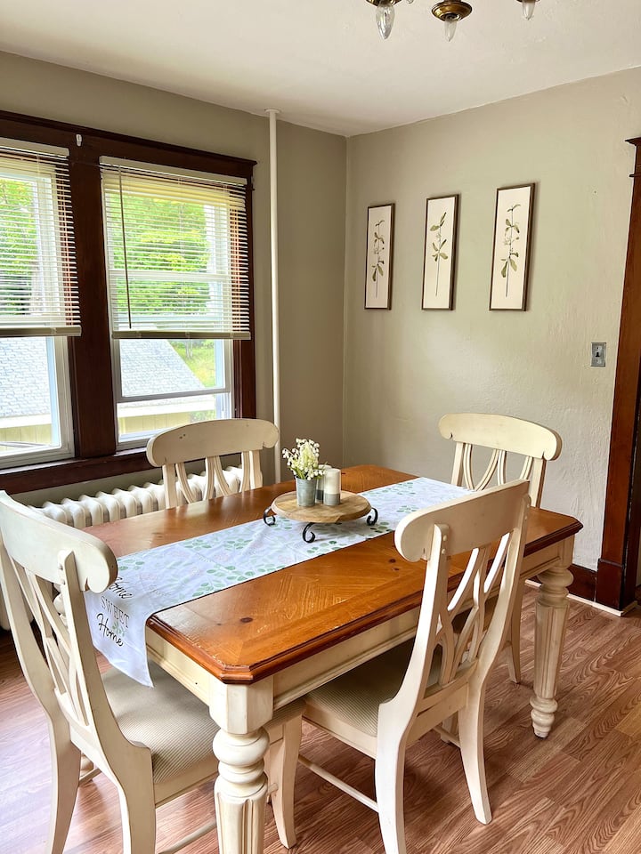 1 Br Hidden Gem Off Main Street - Saranac Lake
