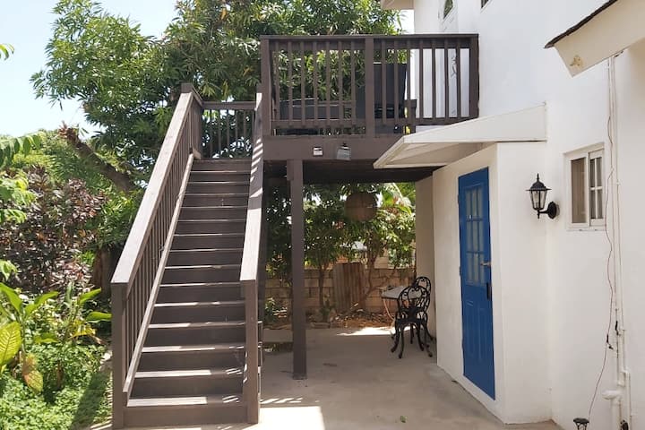 Beautiful 2 Bedroom Vacation Home - Kingston