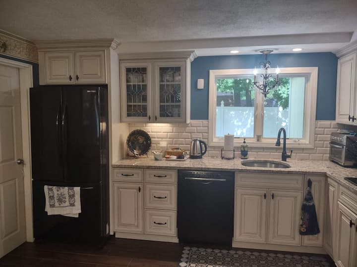 Near Boston Beautiful 3 Bedroom  In Framingham, Ma - Framingham, MA