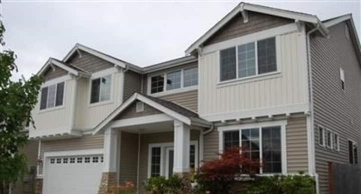 Elegant South Hill Puyallup Home - Puyallup, WA