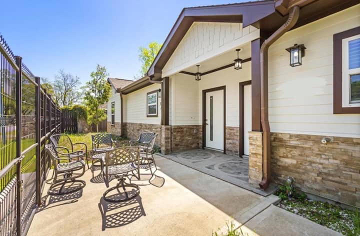 2 Connected Units Near Medcenter - Houston