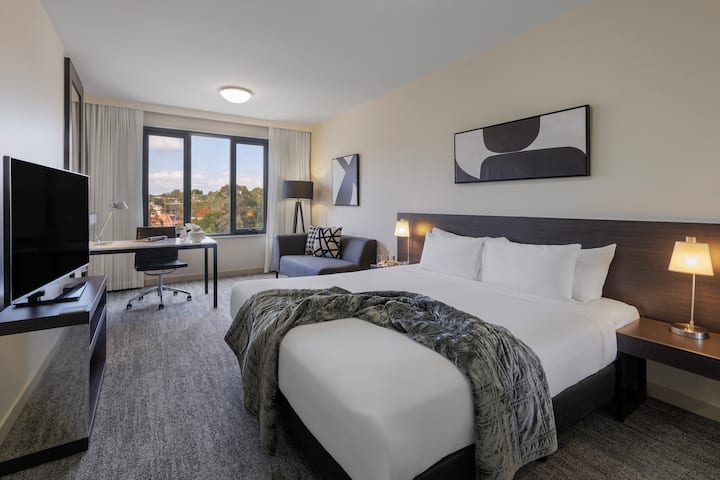 Comfy Studio Apartment With Pool - Blacktown