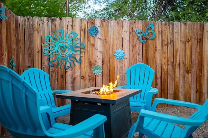 Relaxing River Retreat With Firepit & Garage - Laughlin, NV