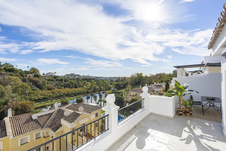 Sunny 3bdr Penthouse @Benahavis Golf Area - Costa del Sol