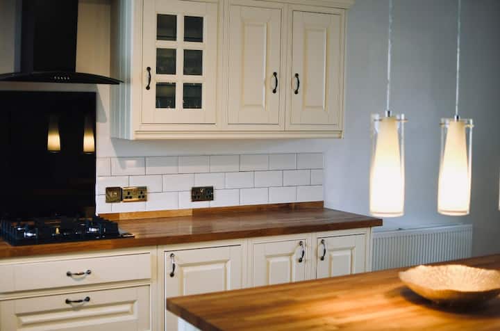 Coffee House, Spacious, Modern In The Town Centre - Symonds Yat