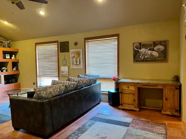 Cheerful 2-bedroom Townhouse With Beautiful Views - Las Cruces, NM