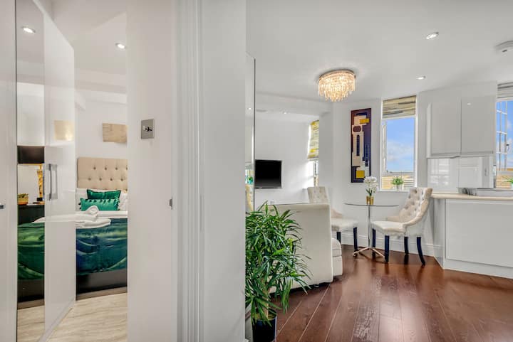 Modern One Bed Serviced Flat In Chelsea - London, UK